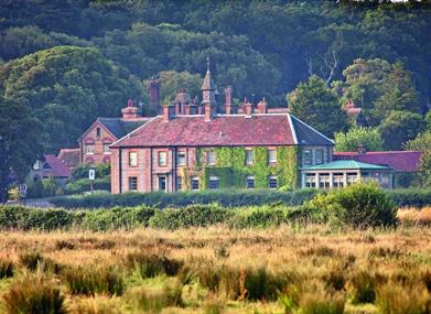 The Victoria Inn Restaurant and Bar, Holkham - Restaurant in Wells-next ...
