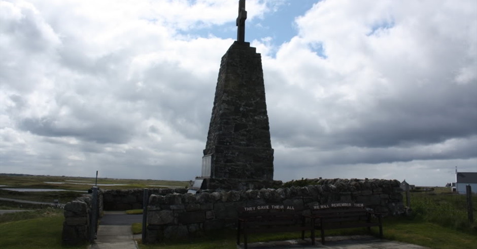 Benbecula War Memorial - Isle Of Benbecula - Outer Hebrides
