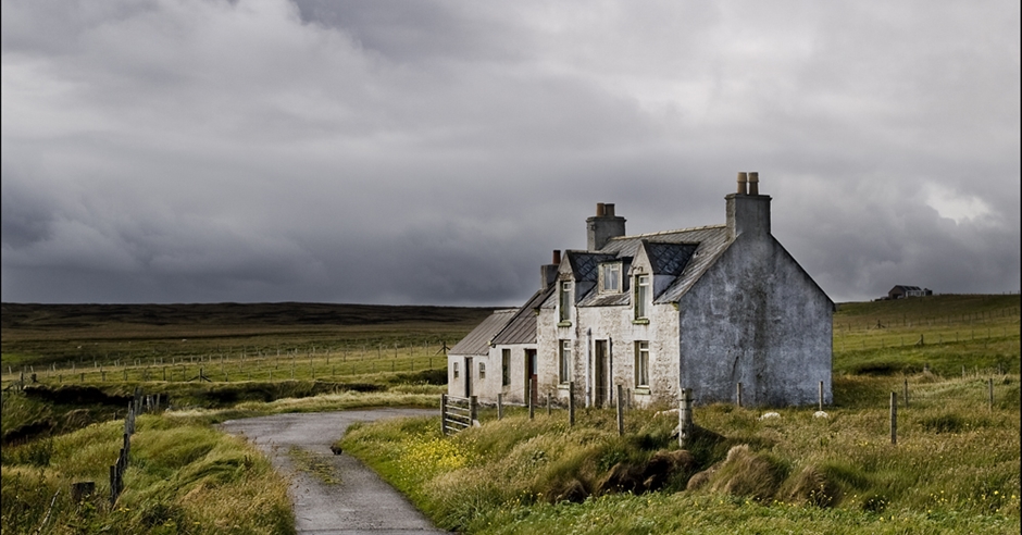 Peter May's Lewis Thrillers - Fin's Aunt's House Skigersta - Isle Of ...