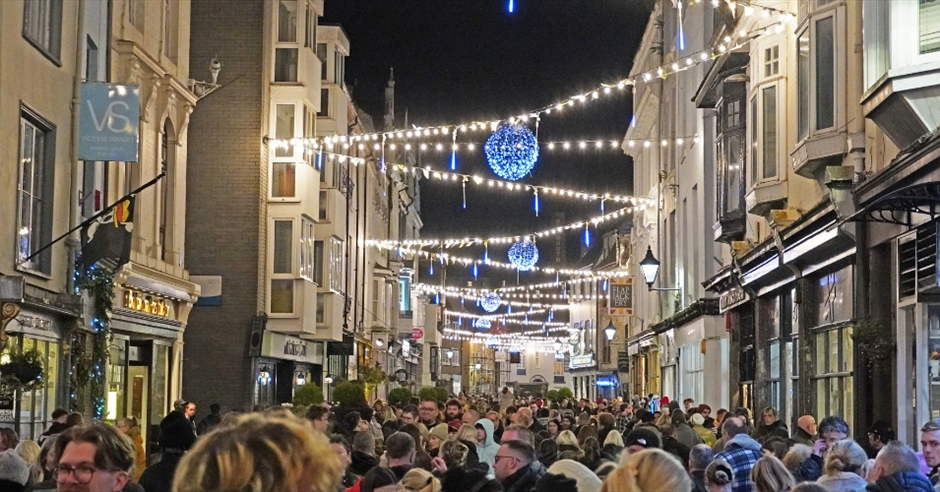 Community hero unveiled to switch on this year's Barbican Christmas ...