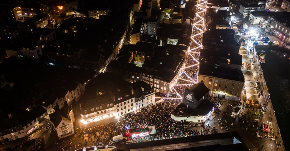 Barbican Christmas Lights Switch-on - Visit Plymouth