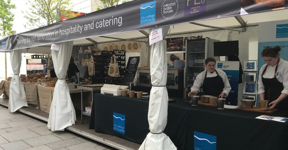 College students getting involved in city food festival - Visit Plymouth