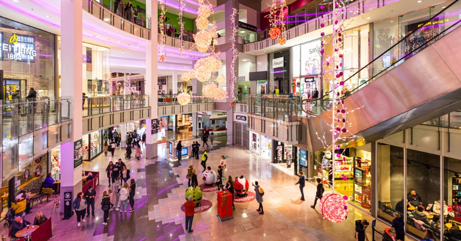 Drake Circus to launch festive season with its annual Christmas lights ...