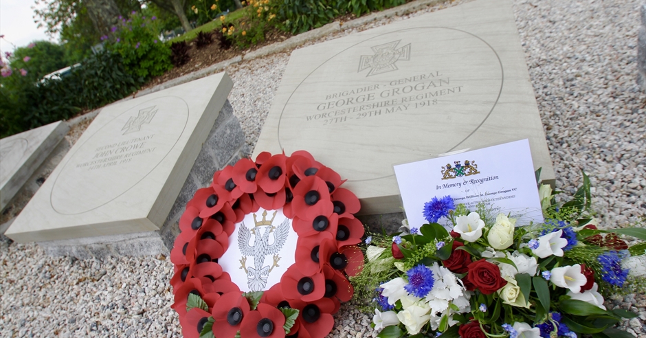 First World War hero honoured with new commemorative paving slab ...