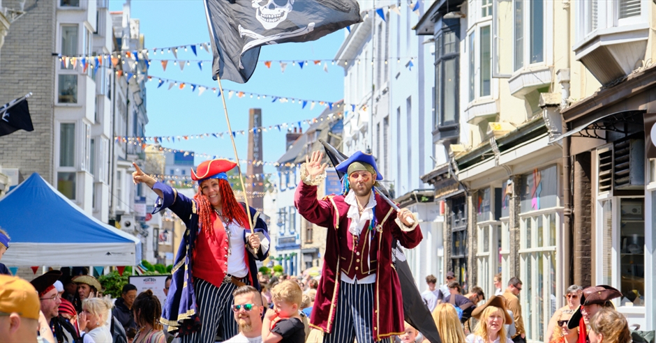 Arts University Plymouth Open Day - Undergraduate, Postgraduate & Foundation Diploma - Visit ...