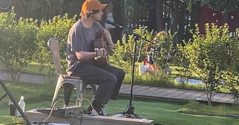 FREE – Live Music with Jamie Yost - Visit Plymouth
