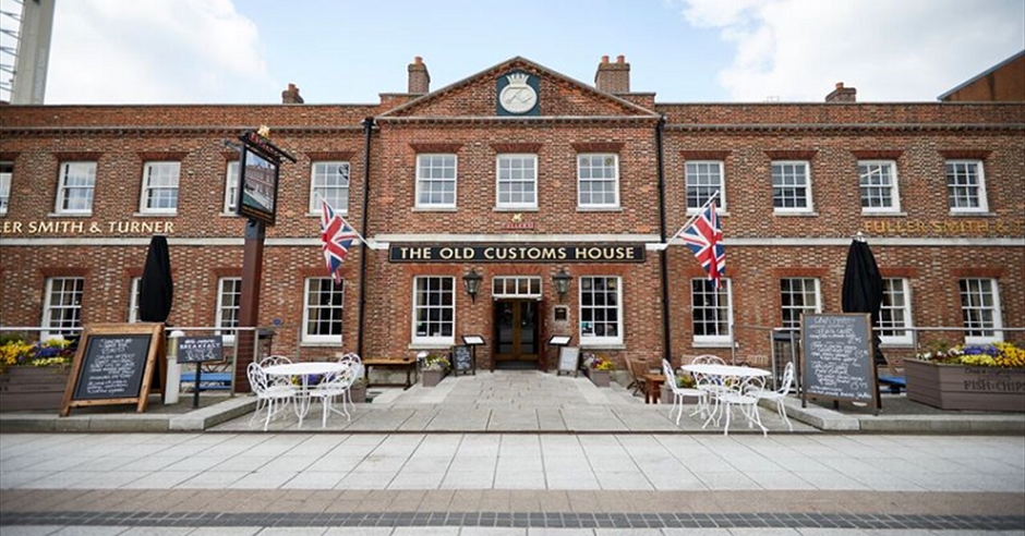 The Old Customs House - British in Portsmouth, Portsmouth - Portsmouth