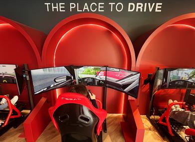 Full Send Racing Lounge - Driving in Portsmouth, Portsmouth - Portsmouth
