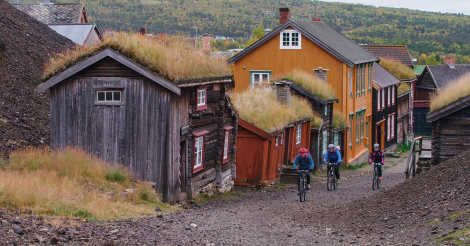 Cycling in the World Heritage site of Røros - Visit Røros and Østerdalen