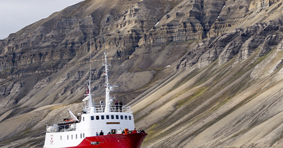 Boat trips - Visit Svalbard