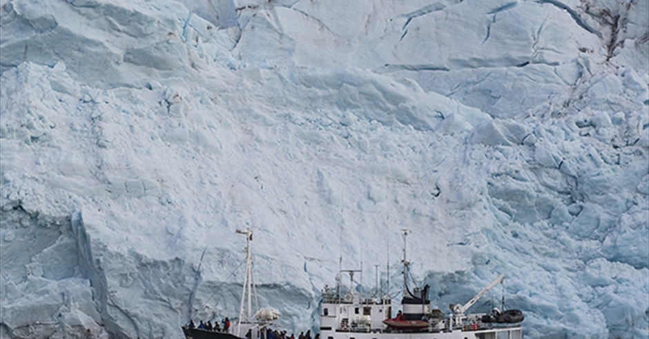 Boat trips - Visit Svalbard