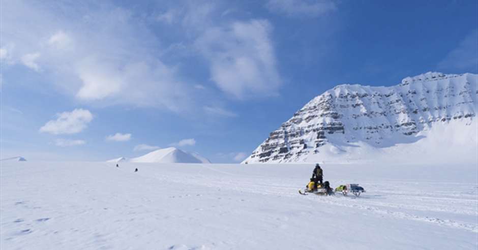 7 totally awesome snowmobile tours in Svalbard