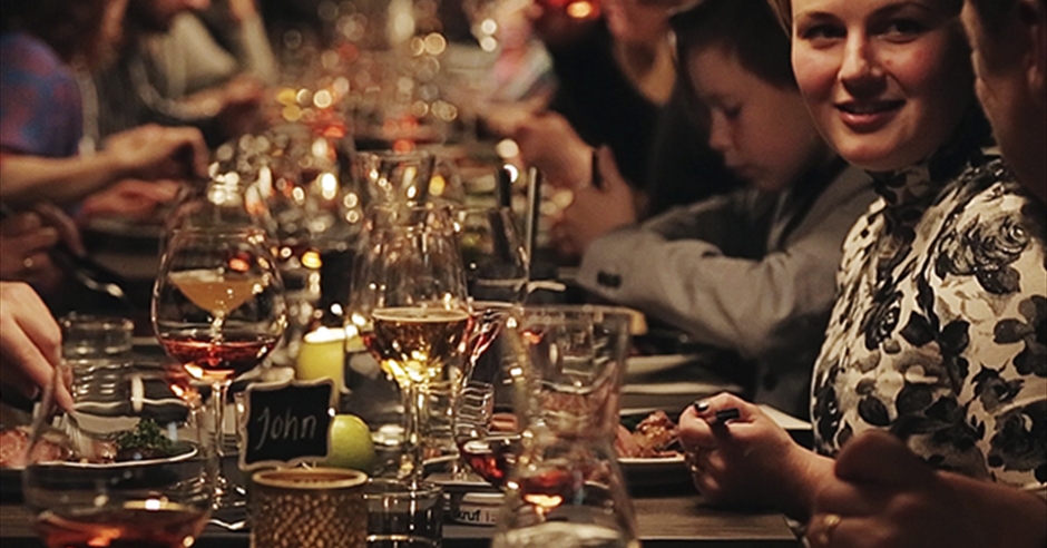 Huset Restaurant - Restaurant in Longyearbyen, Spitsbergen - Visit Svalbard