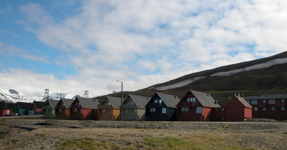Longyearbyen City Walk - Rana Itinerans - Sightseeing in Longyearbyen ...