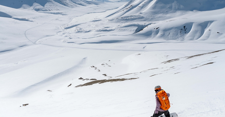 Arctic Escape: Multi-Day Ski & Snowmobile Adventure - Svalbard Wildlife ...