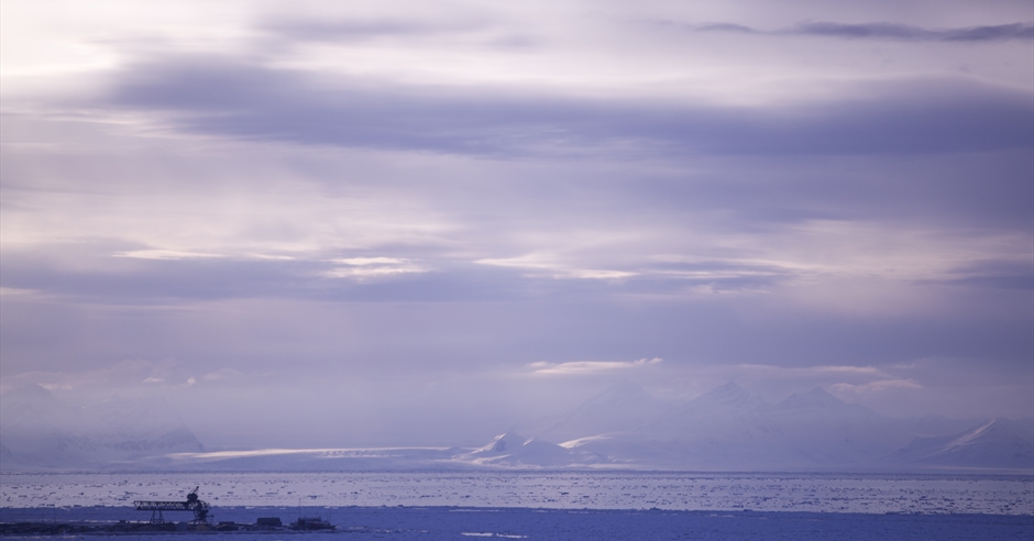 Catching the light - Midnattssol - Better Moments - Visit Svalbard