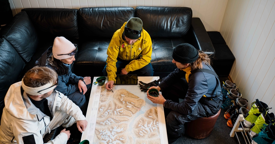 Arctic Escape: Multi-Day Ski & Snowmobile Adventure - Svalbard Wildlife ...