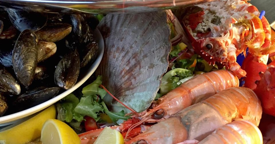 Delicacies from the sea at Stationen - Food in Longyearbyen ...