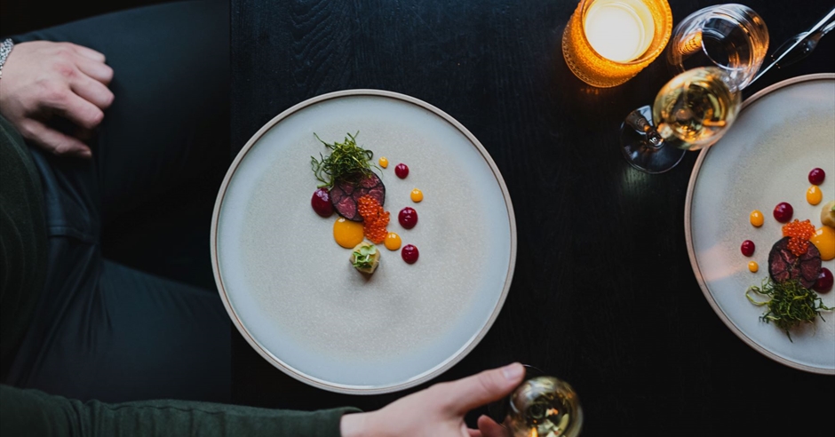 Huset Restaurant - Restaurant in Longyearbyen, Spitsbergen - Visit Svalbard