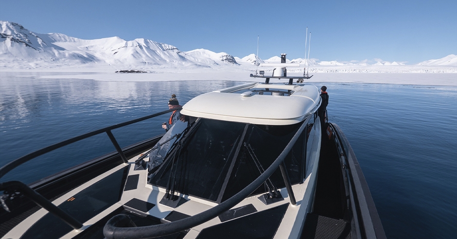 Walrus Safari Boat Tour – Hurtigruten Svalbard - Boat trips in ...