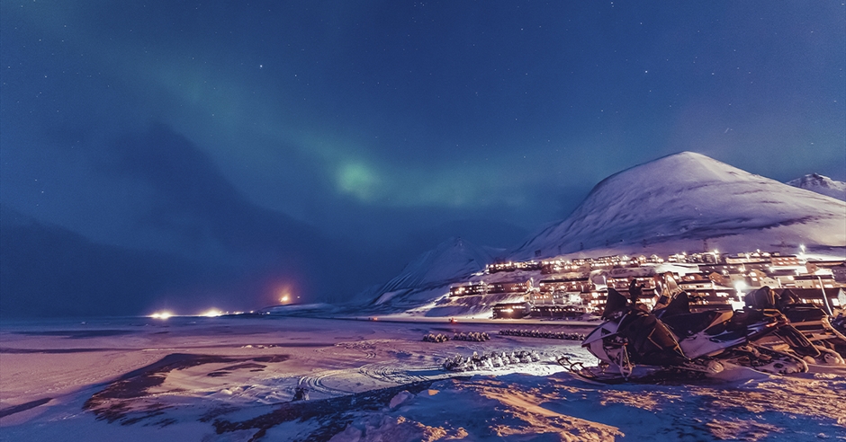 Guided morning tour around Longyearbyen and surroundings - Longyearbyen ...