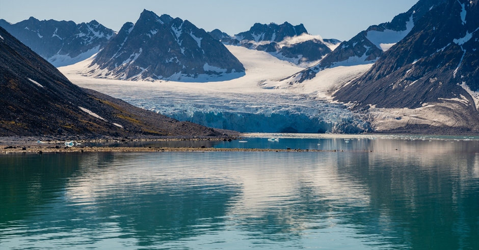 Svalbard Adventure Mini-Cruise - Hurtigruten Svalbard - Boat trips in ...