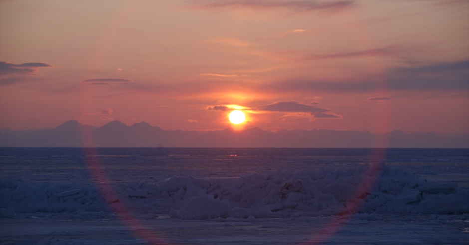 Catching the light - Midnattssol - Better Moments - Visit Svalbard