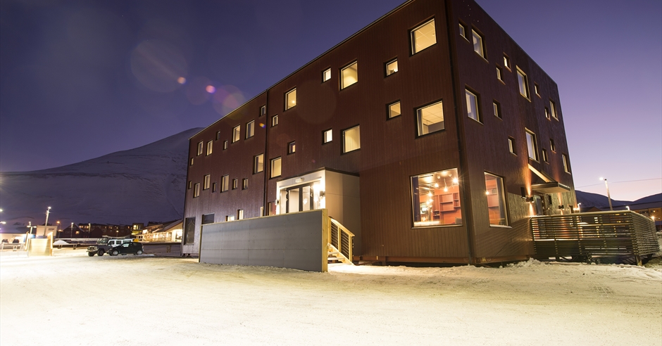 Svalbard Hotell | The Vault - Hotell in Longyearbyen, Spitsbergen ...
