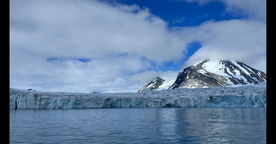 Arctic Glacier and Walrus safari - RIB adventure on Svalbard ...