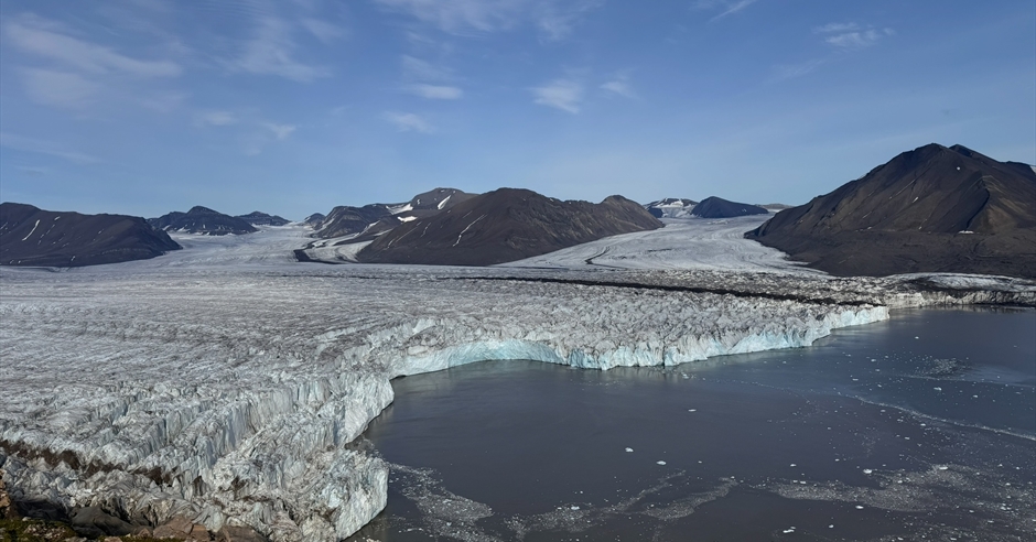 Arctic Glacier and Walrus safari - RIB adventure on Svalbard ...
