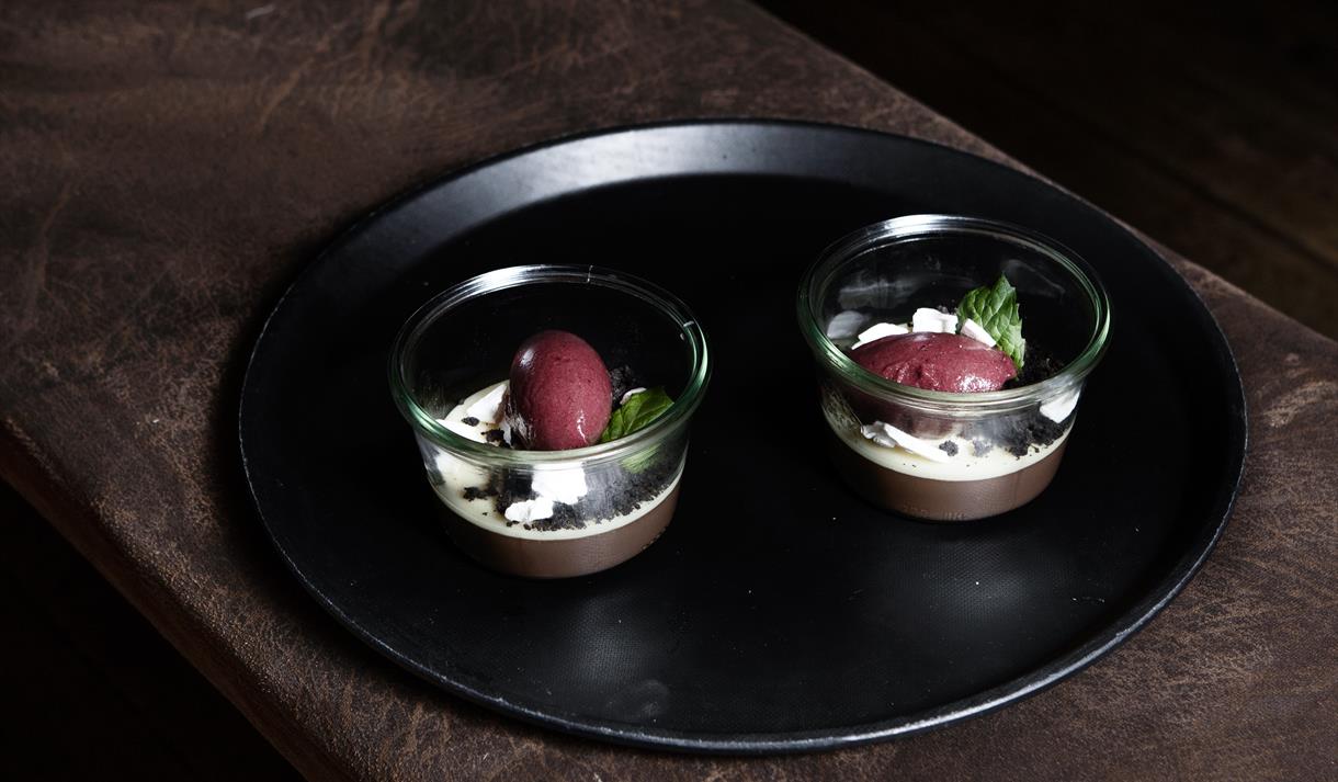 Gruvelageret - Restaurant in Longyearbyen, Spitsbergen - Visit Svalbard