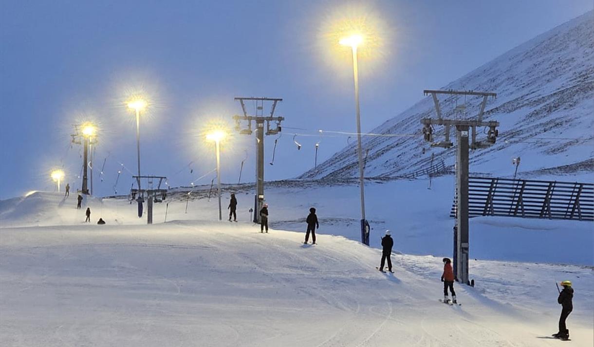 Nedover Ski Slope - Cultural activities in Longyearbyen, Spitsbergen ...