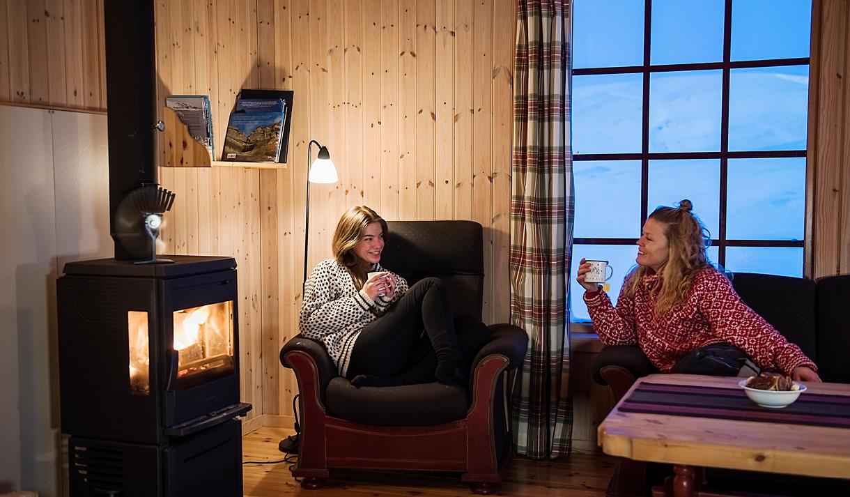 Juva Cabin - the Jewel of Svalbard - Wilderness lodge in Longyearbyen ...