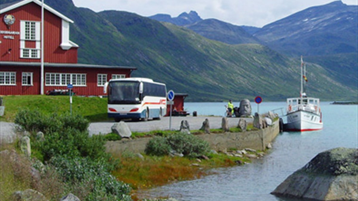 Hiking tours accessible with public transport - Valdres
