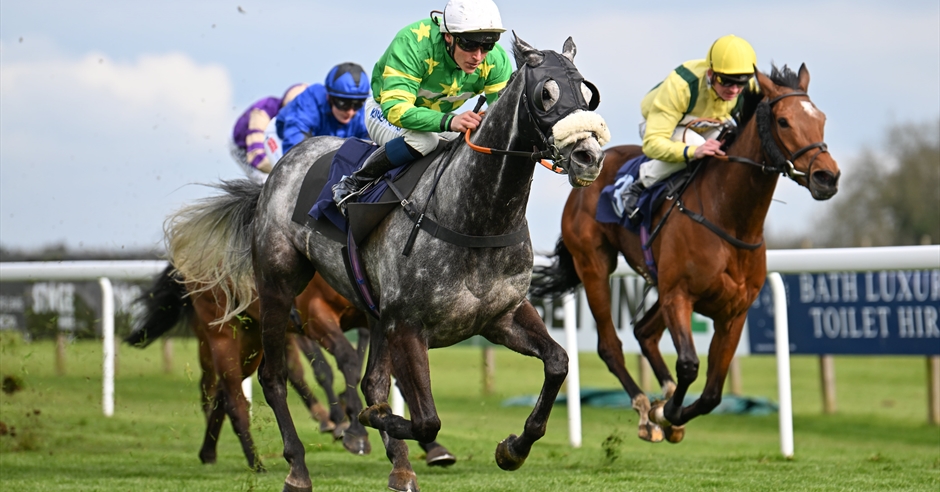 Spring Afternoon Jump Racing - Horse Racing in Chepstow, Chepstow ...