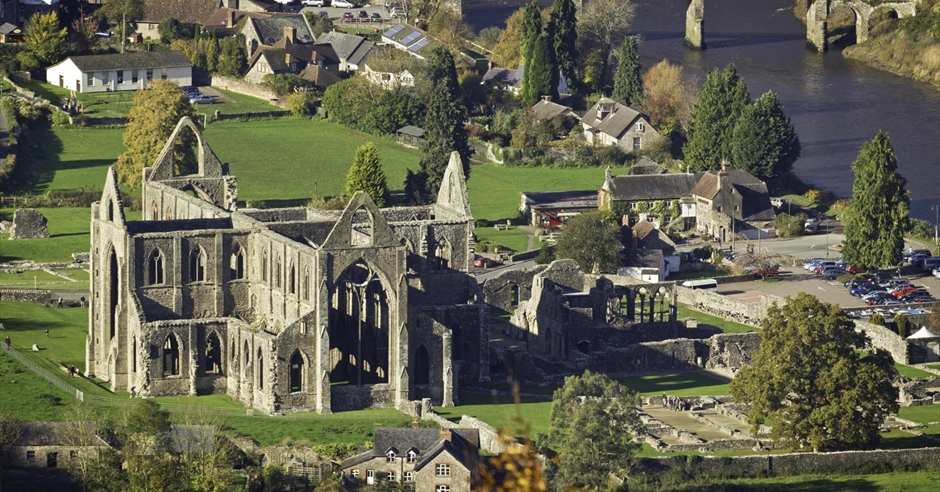Tintern Abbey (Cadw) - Historic Site in Tintern, Tintern - Visit ...