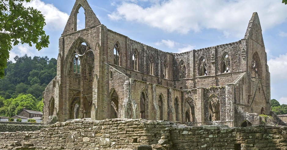 Tintern Abbey (Cadw) - Historic Site in Tintern, Tintern - Visit ...