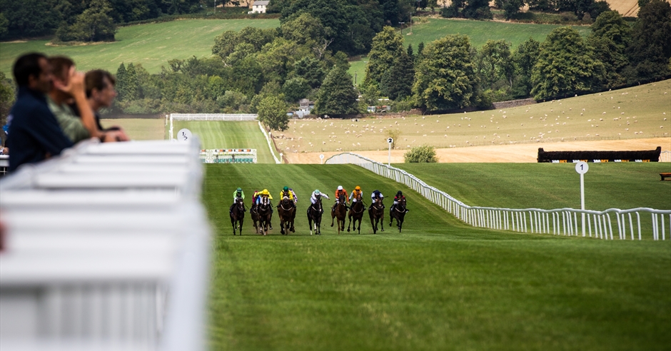 Summer Afternoon Flat Racing - Horse Racing in Chepstow, Chepstow ...