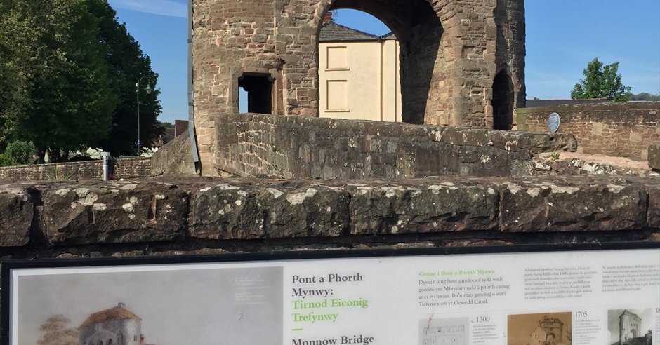 Monnow Gate and Bridge - Historic Site in Monmouth, Monmouth - Visit ...