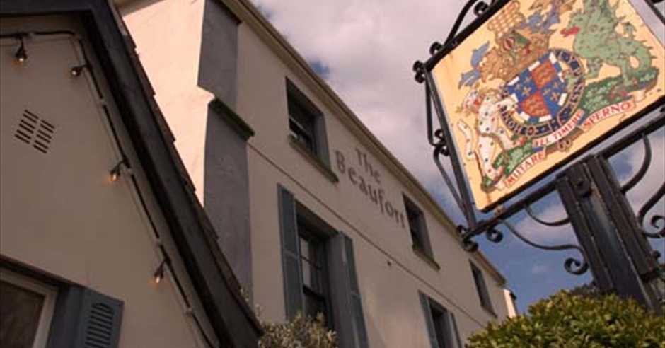 The Beaufort, Raglan - Restaurant - Pub in Raglan, Raglan - Visit ...