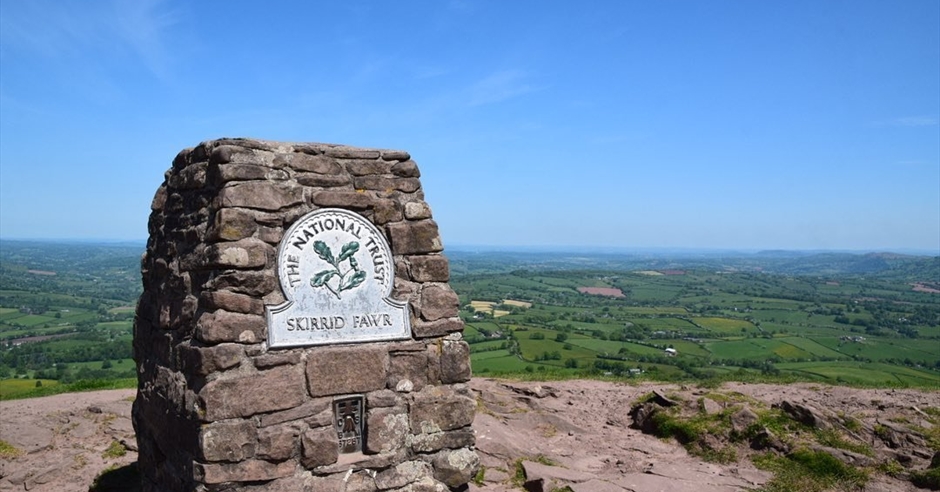 The Skirrid Mountaintop (Skirrid Fawr) - Viewpoint/Beauty Spot in ...