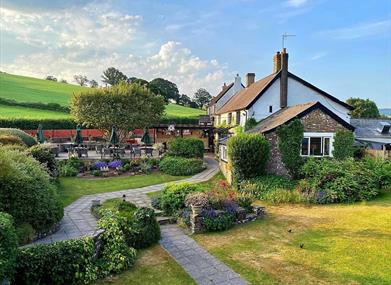Greyhound Inn & Hotel - Inn in Nr. Usk, Usk - Visit Monmouthshire