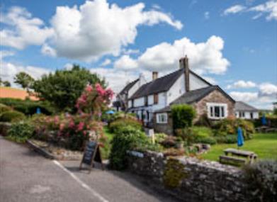 Greyhound Inn & Hotel - Inn in Nr. Usk, Usk - Visit Monmouthshire