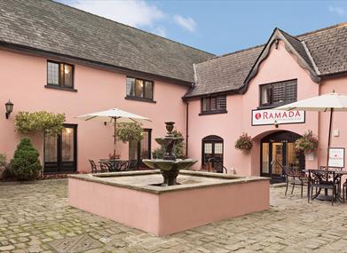 Dining at the Cwrt Bleddyn - Restaurant in Usk, Usk - Visit Monmouthshire