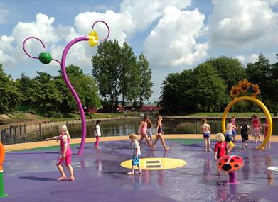Telford Town Park Waterplay - Childrens' Play Centre in TELFORD ...