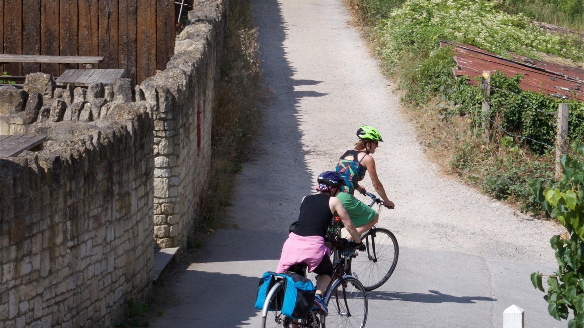 Cycling & Cycling Routes in Wiltshire - VisitWiltshire.co.uk