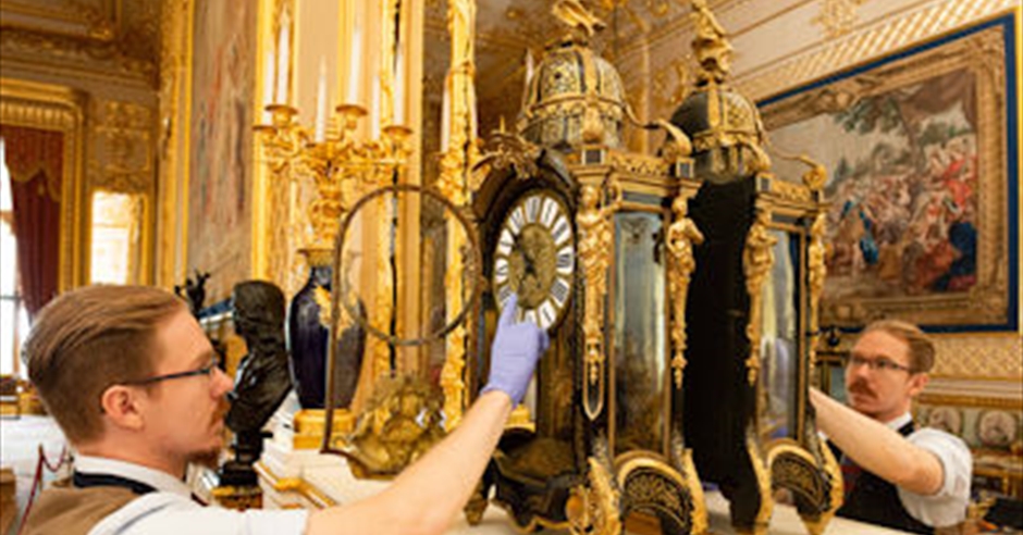 Changing the clocks at Windsor Castle - Visit Windsor