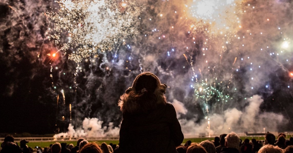 Bonfire Night and Fireworks Displays in Windsor, Maidenhead and Ascot ...