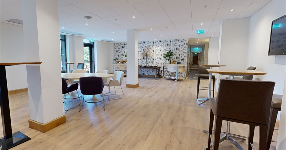 Hilton London Heathrow Airport Terminal 5 - Visit Windsor
