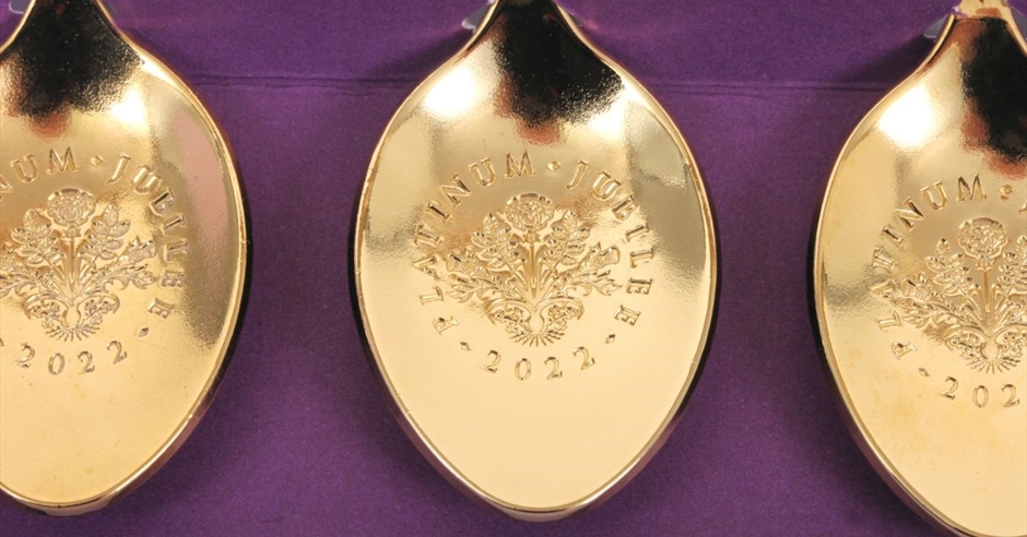 Windsor Castle Shops - Visit Windsor